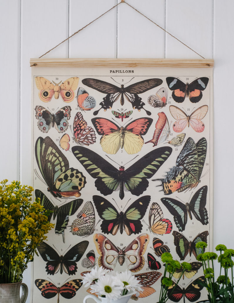 an easy DIY vintage poster frame - Cloistered Away