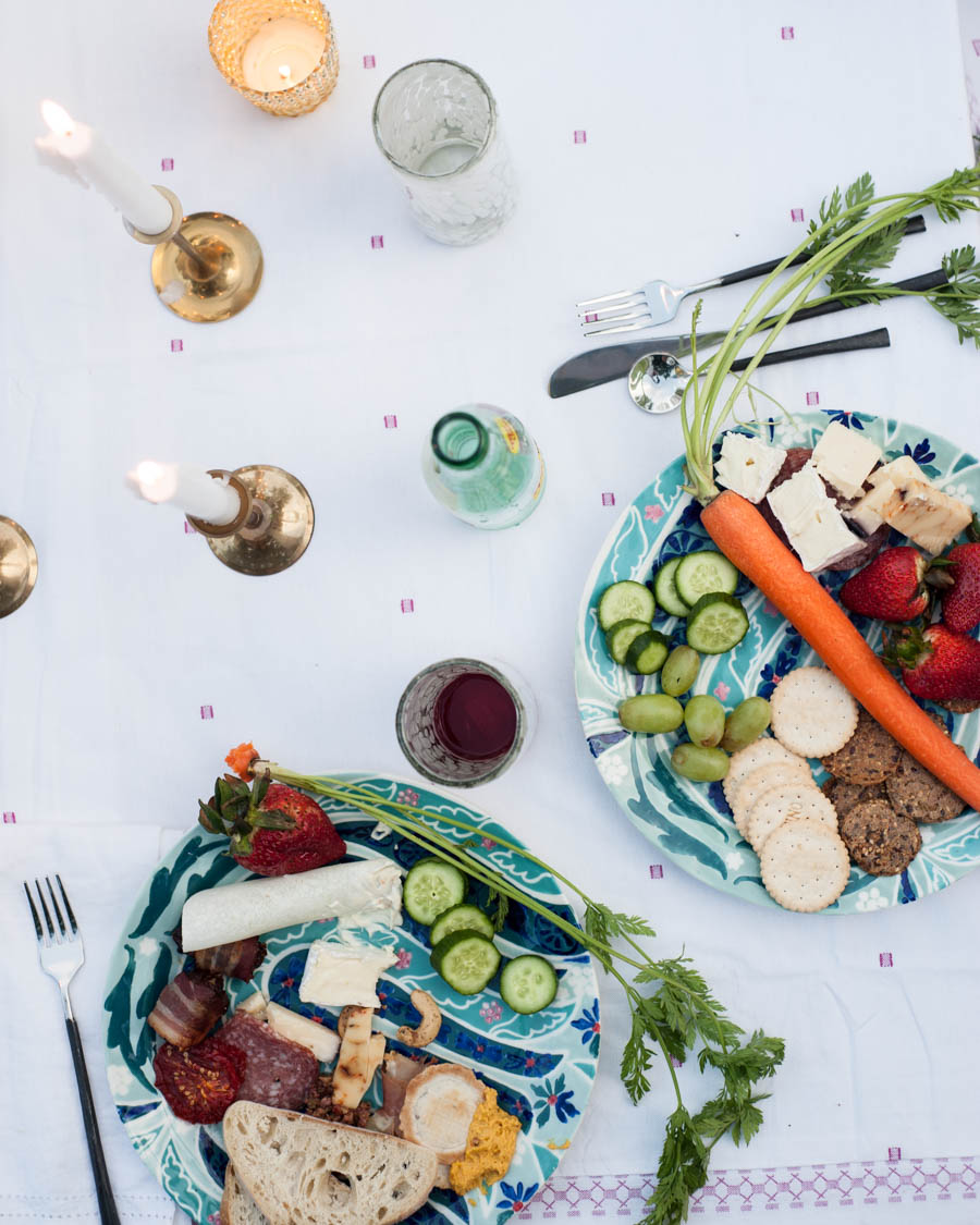 An Elegant Spring Picnic - Cloistered Away