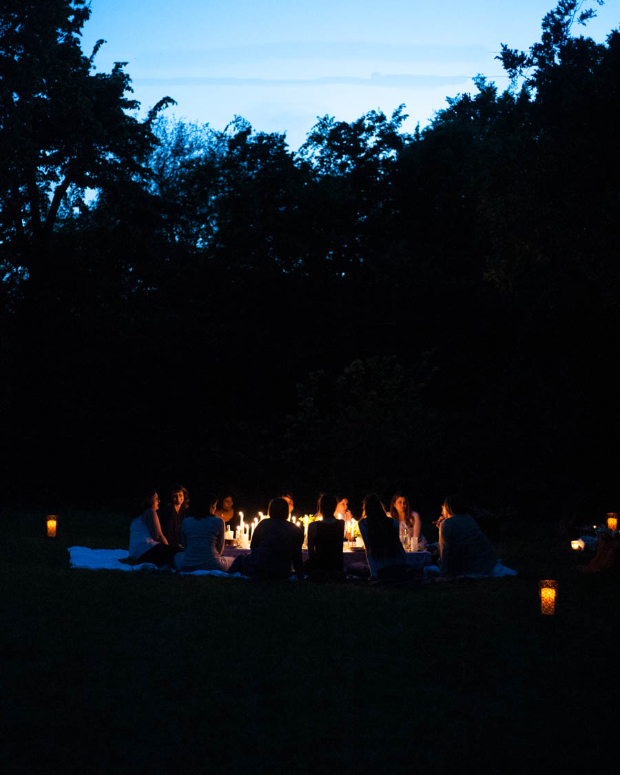An Elegant Spring Picnic - Cloistered Away